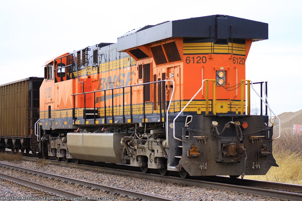 BNSF 6098's rear DPU